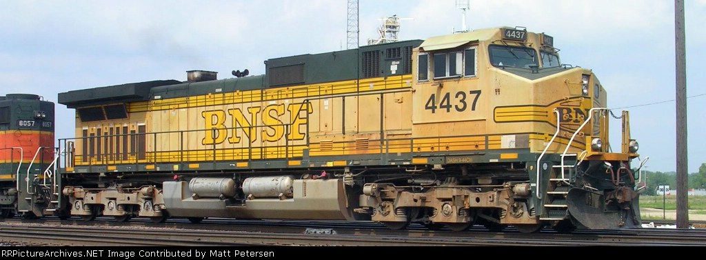 BNSF 4437